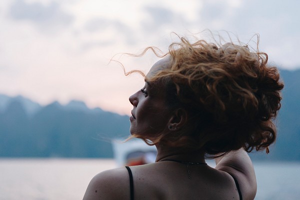 Beautiful woman posing at sunset | Premium Photo - rawpixel