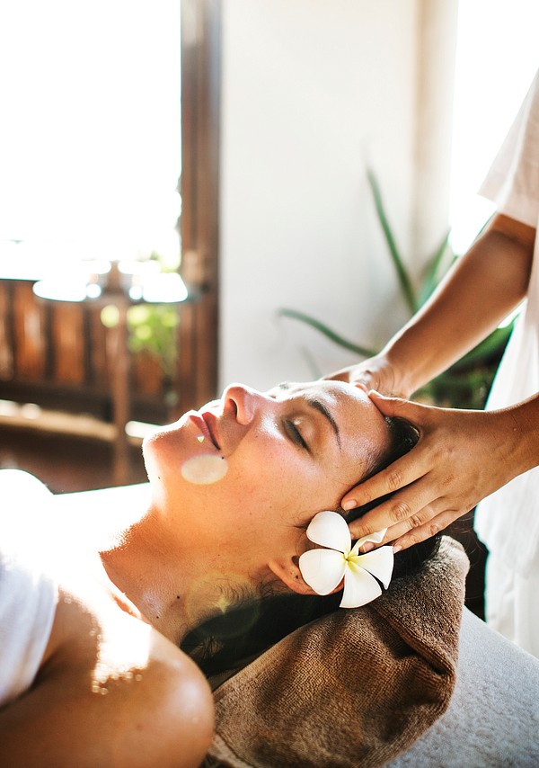 Woman relaxing spa treatment | Premium Photo - rawpixel