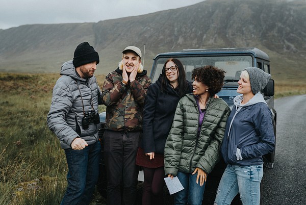 Group friends taking break driving | Premium Photo - rawpixel