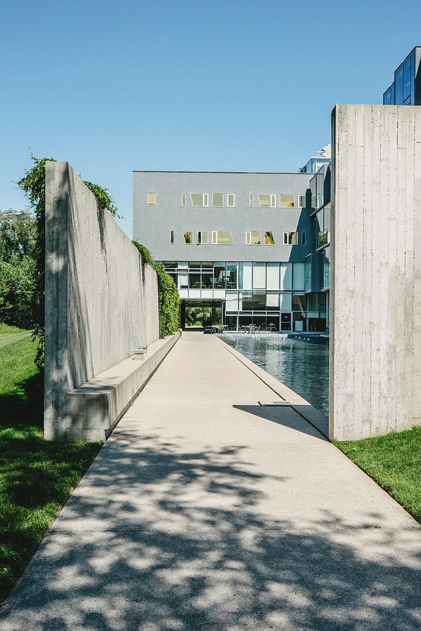 Perimeter Institute Theoretical Physics, Waterloo | Free Photo - rawpixel