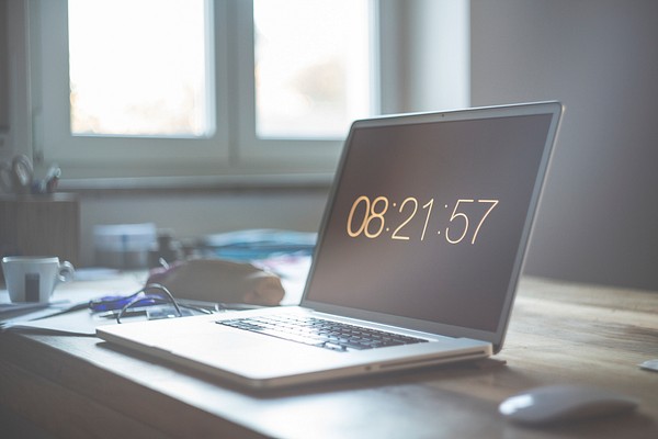 time laptop screen | Free Photo - rawpixel