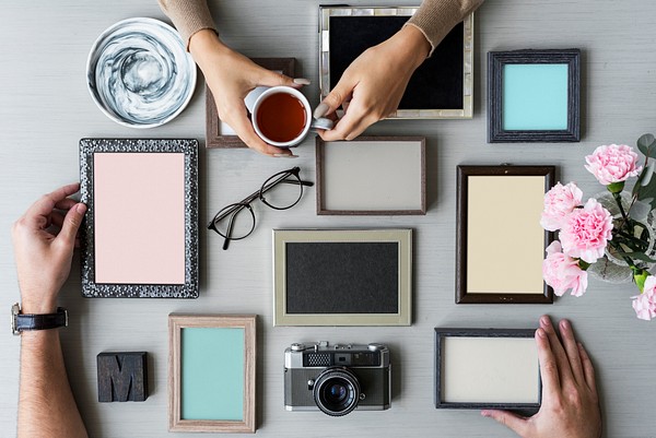 Hand Photo Frame Gray Background | Premium Photo - rawpixel