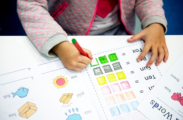 Happy kids at elementary school | Premium Photo - rawpixel