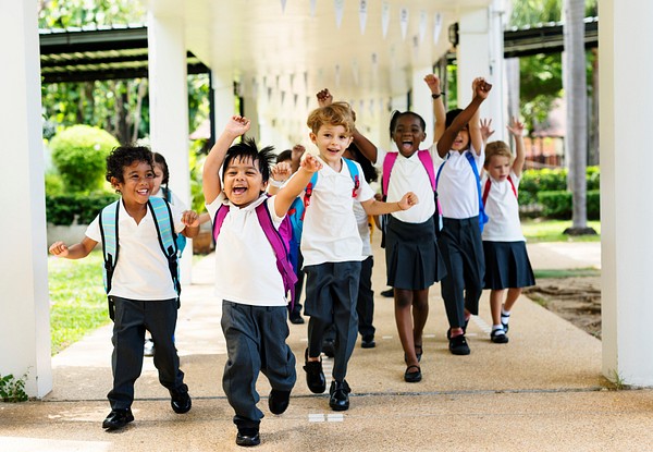 Happy kids at elementary school | Premium Photo - rawpixel