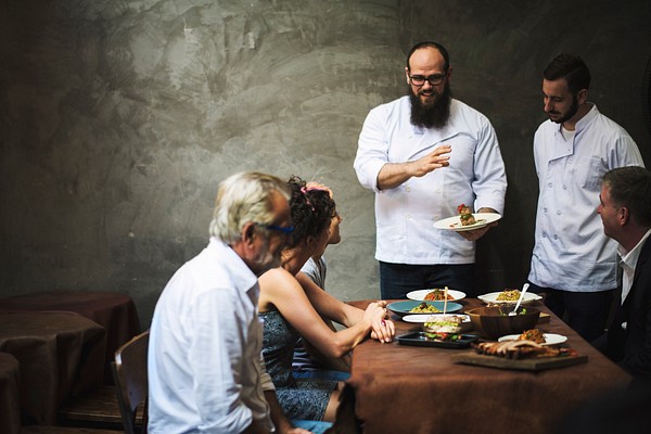 Chef explaining dish customer | Premium Photo - rawpixel
