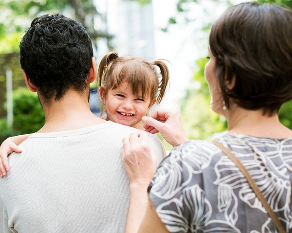 Family time | Photo - rawpixel