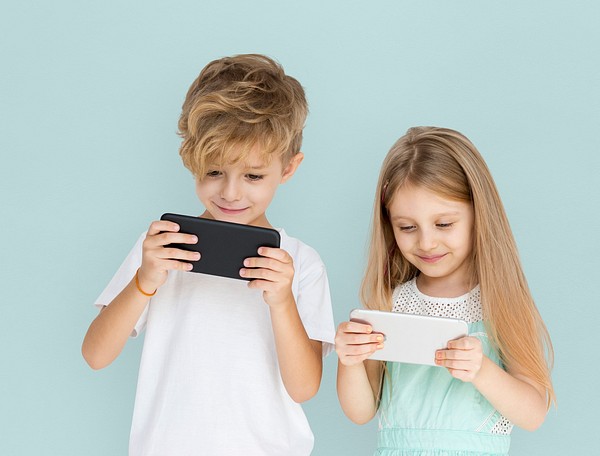 Young Kids Playing Mobile Phone | Premium Photo - rawpixel
