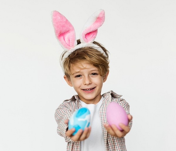 A boy is holing easter | Premium Photo - rawpixel
