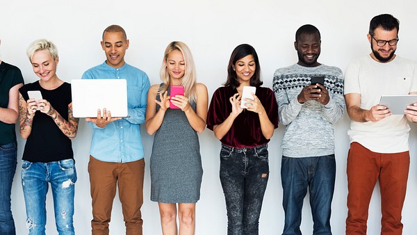 People using digital devices | Premium Photo - rawpixel