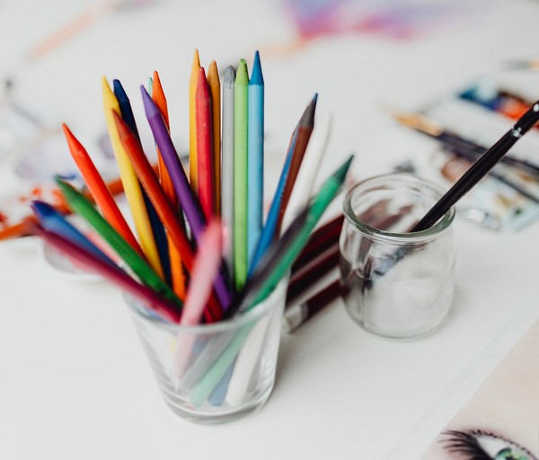 Colorful crayons in a glass | Premium Photo - rawpixel