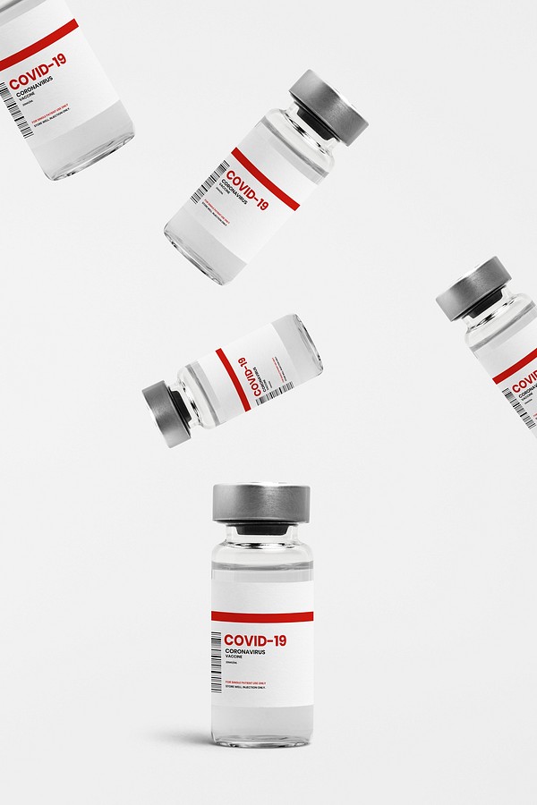 Falling injection bottle label mockups | Premium PSD Mockup - rawpixel