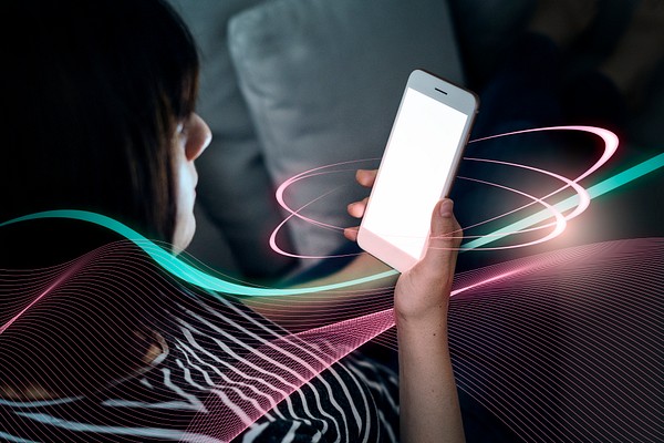 Woman alone with her phone | Premium Photo - rawpixel