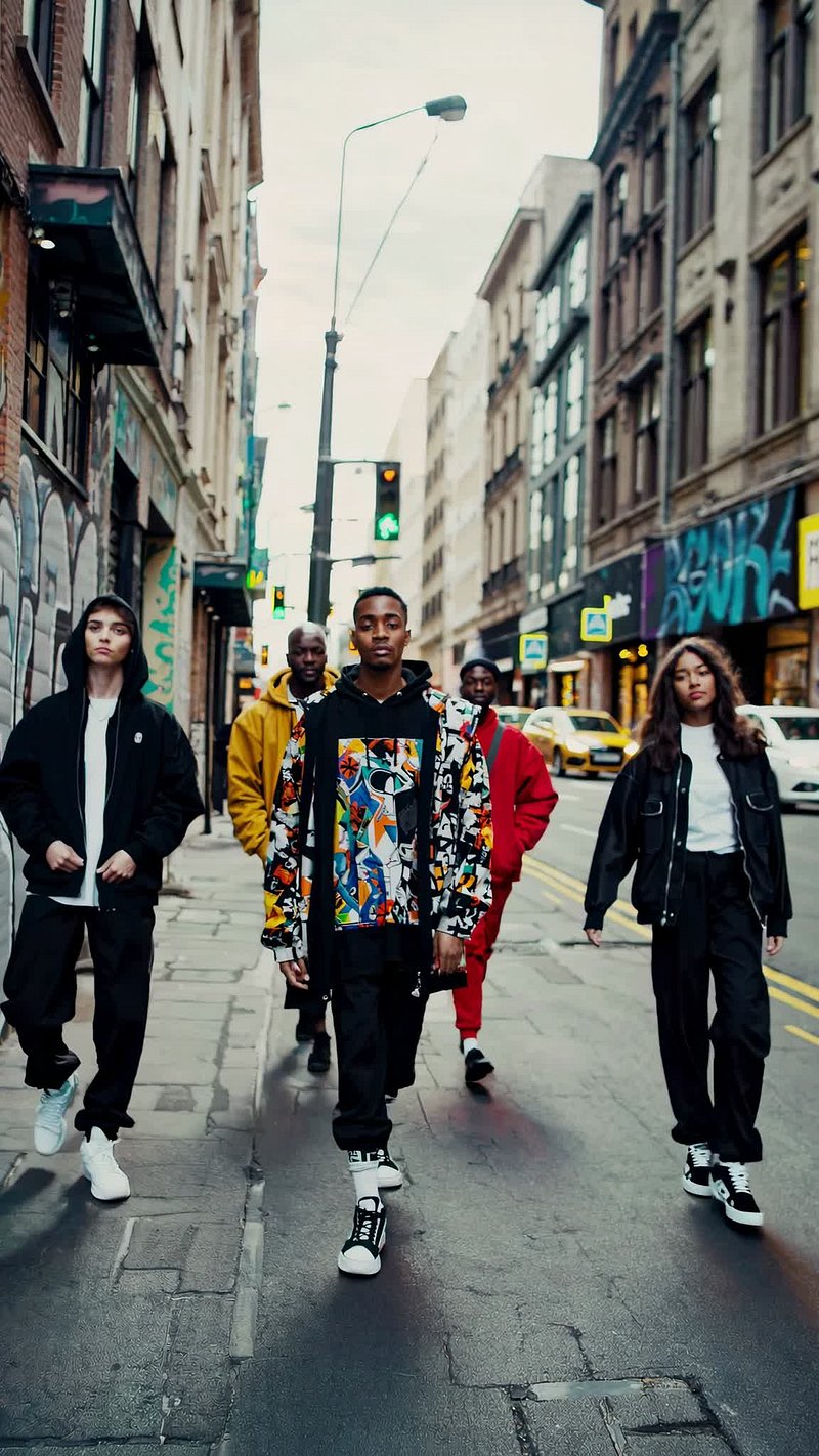 Street-style video scene low-angle shot | Free Video - rawpixel