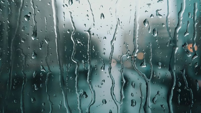Close-up raindrops glass, capturing moody | Free Video - rawpixel