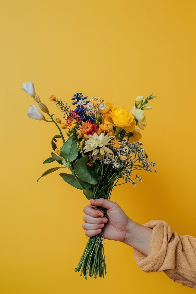 Person holding flower bouquet blossom | Free Photo - rawpixel