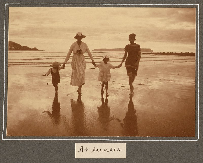 Picnic Hongoeka Bay: sunset, 6 | Free Photo - rawpixel