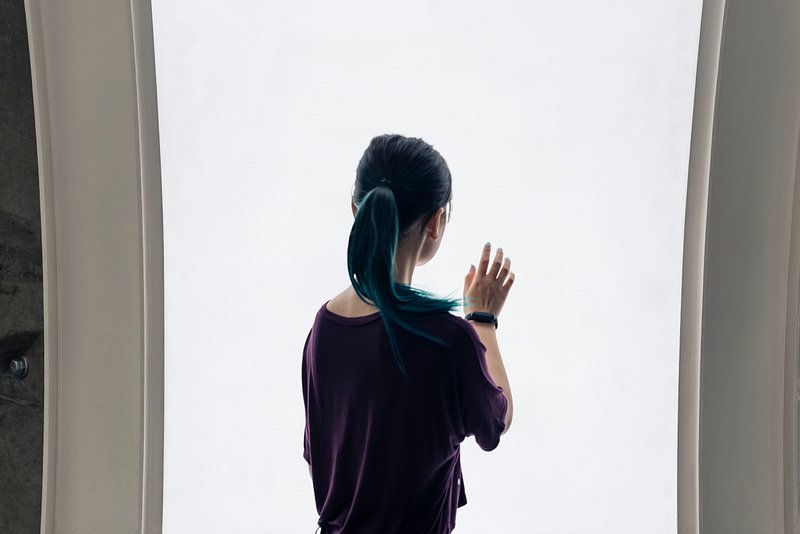 Large interactive screen mockup at a modern | Premium PSD Mockup - rawpixel