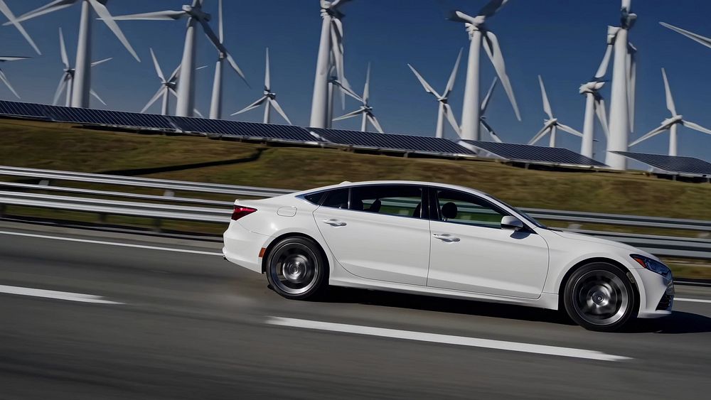 Dynamic side view white car | Free Video - rawpixel