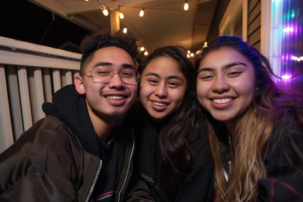 Happy hispanic people photography accessories | Free Photo - rawpixel