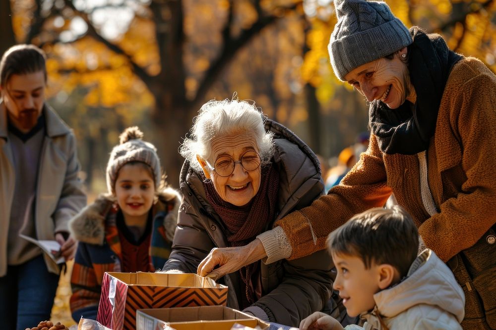 Preparing food boxes people woman | Free Photo - rawpixel