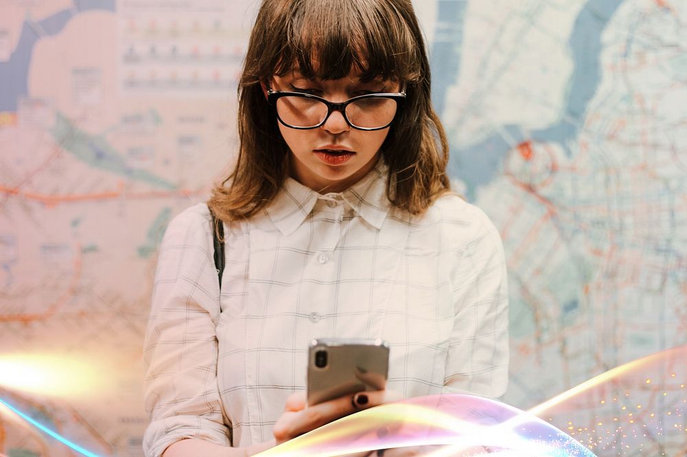 Girl texting waiting train subway | Free Photo - rawpixel