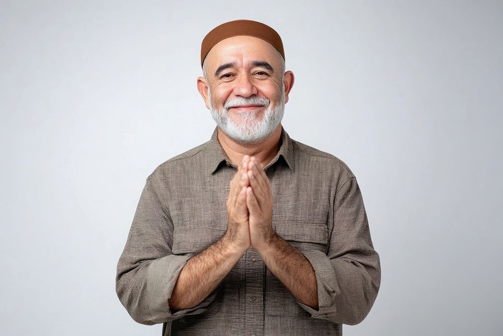 Muslim mature man clapping happy | Free Photo - rawpixel
