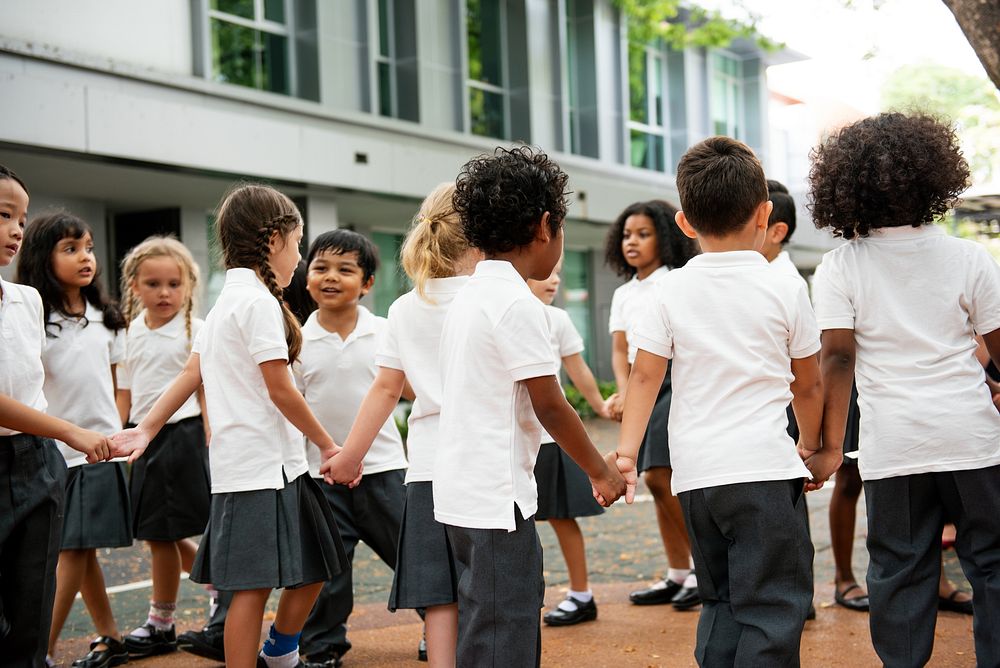 Group diverse children holding hands | Premium Photo - rawpixel