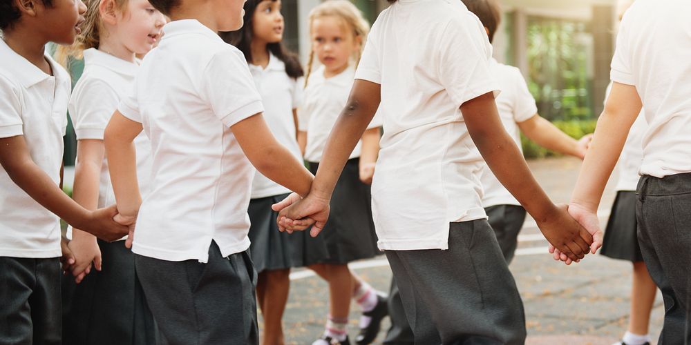 Group diverse children holding hands | Premium Photo - rawpixel