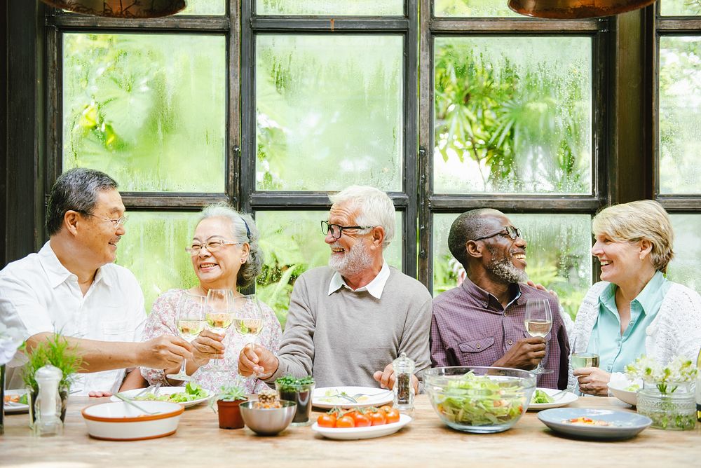 diverse group retired friends, enjoying | Premium Photo - rawpixel
