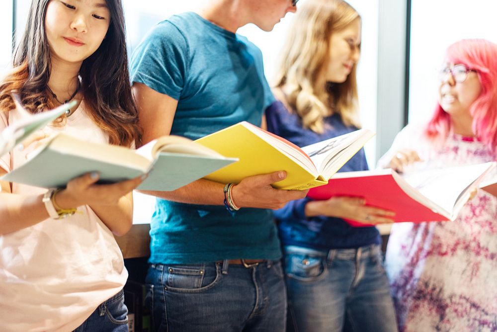 Group young adults reading books | Premium Photo - rawpixel
