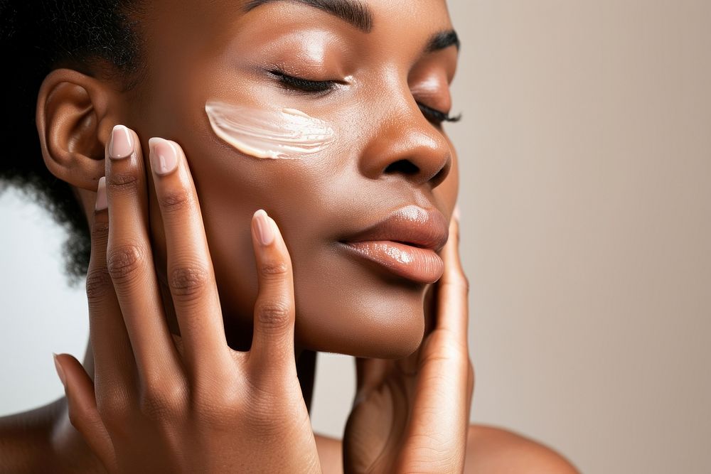 Black woman healthy glowing skin | Premium Photo - rawpixel