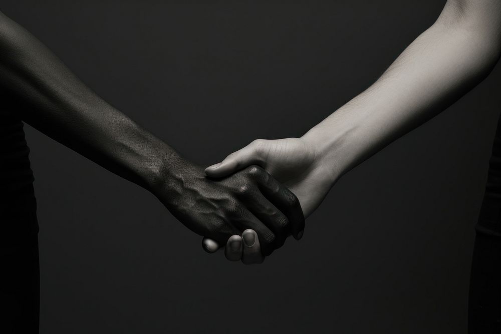 Photography Holding hands black white | Free Photo - rawpixel