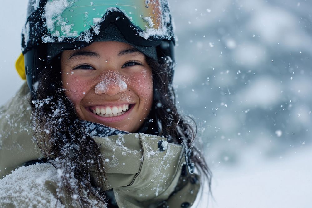 Young Samoan woman snow snowboarding | Free Photo - rawpixel