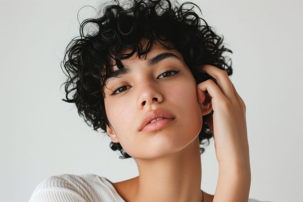 Hispanic young woman short curly | Free Photo - rawpixel