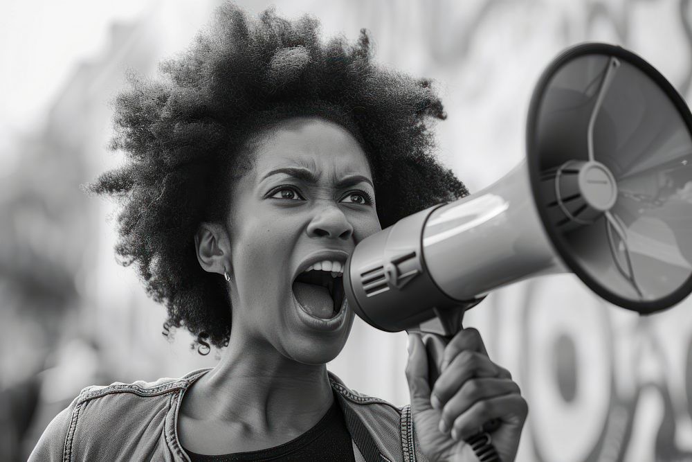 African american woman shouting portrait | Free Photo - rawpixel
