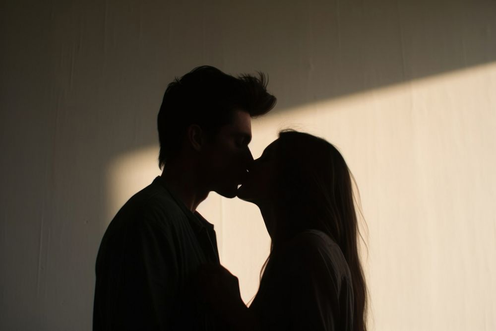 Cute aesthetic couple kissing photography | Free Photo - rawpixel