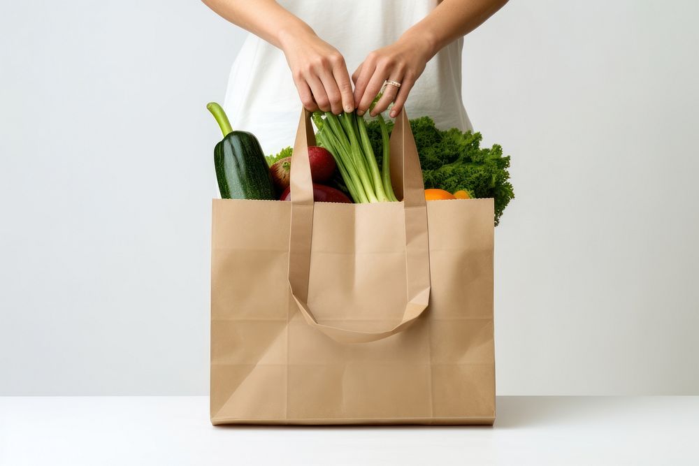 Afican woman put food box | Premium Photo - rawpixel