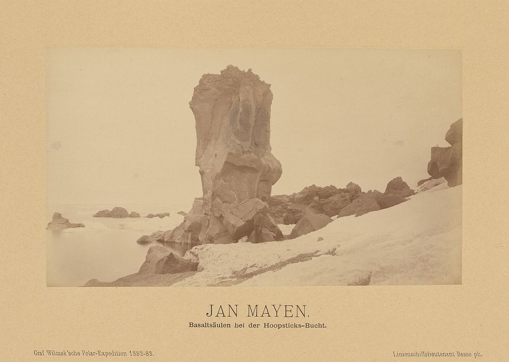 Jan Mayen, Basaltsaulen bei der | Free Photo - rawpixel