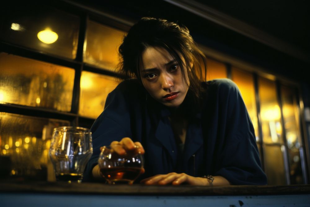 Young female crying bar photography | Free Photo - rawpixel