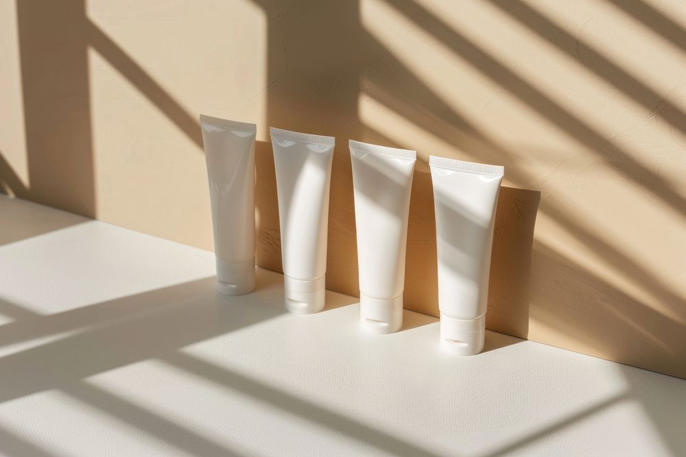 Tube cosmetic mockup cosmetics toothpaste | Free Photo - rawpixel