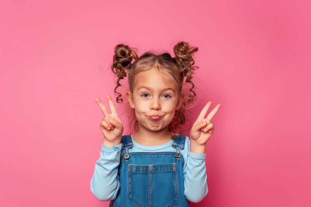 Photo female kid 2 finger | Free Photo - rawpixel