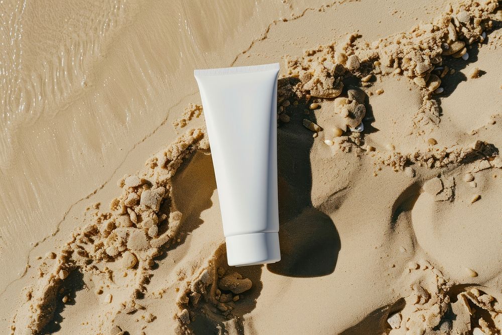 Sunscreen tube mockup outdoors nature | Free Photo - rawpixel