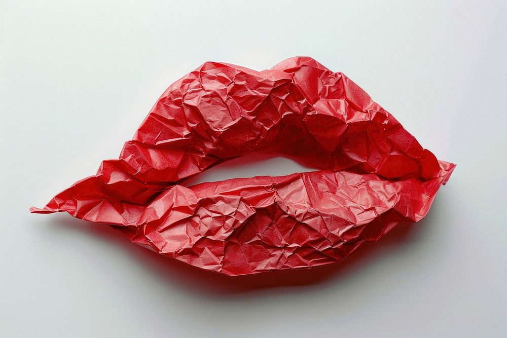 Lips style crumpled paper origami | Free Photo - rawpixel