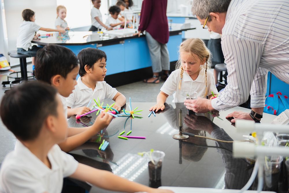 Diverse student kids science class | Premium Photo - rawpixel