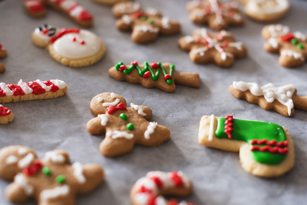 Festive Christmas cookie baking sheet. | Free Photo - rawpixel