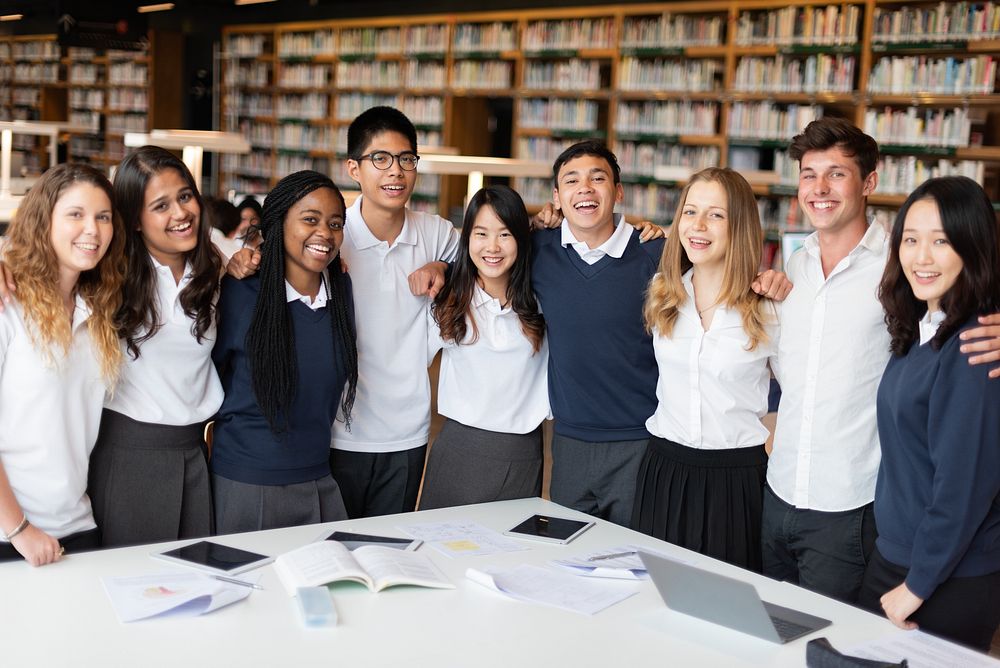 Group diverse students library, standing | Free Photo - rawpixel