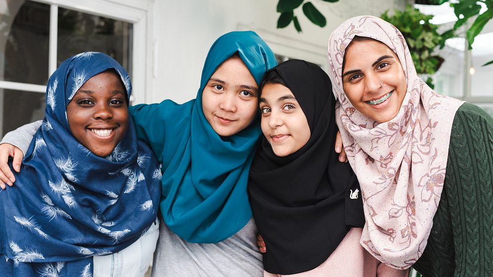Four muslim young women colorful | Free Photo - rawpixel