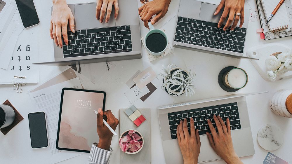 Businesswomen using digital devices work | Premium Photo - rawpixel