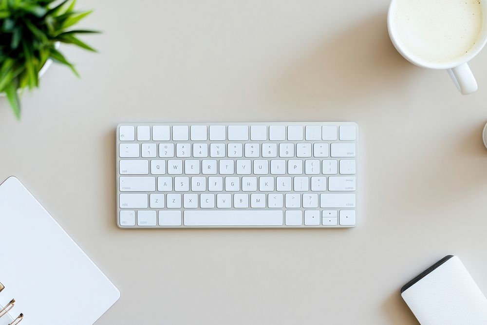 Tablet landscape mode minimalist keyboard | Free Photo - rawpixel