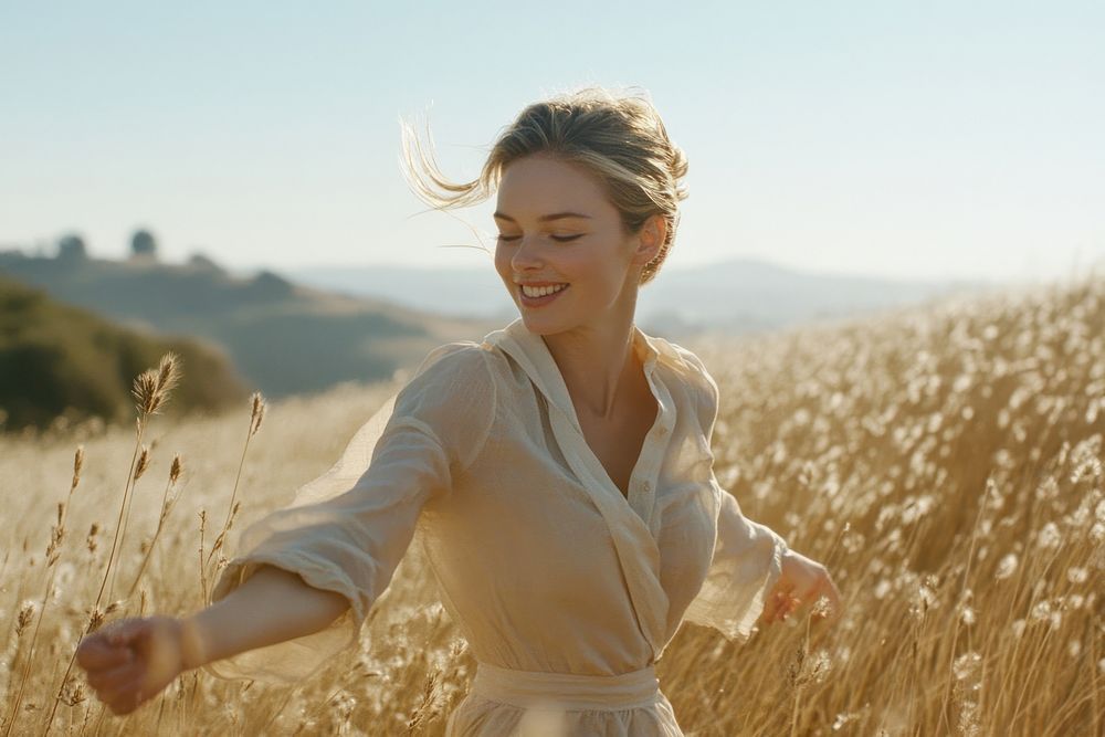 Woman running tall grasses rolling | Free Photo - rawpixel